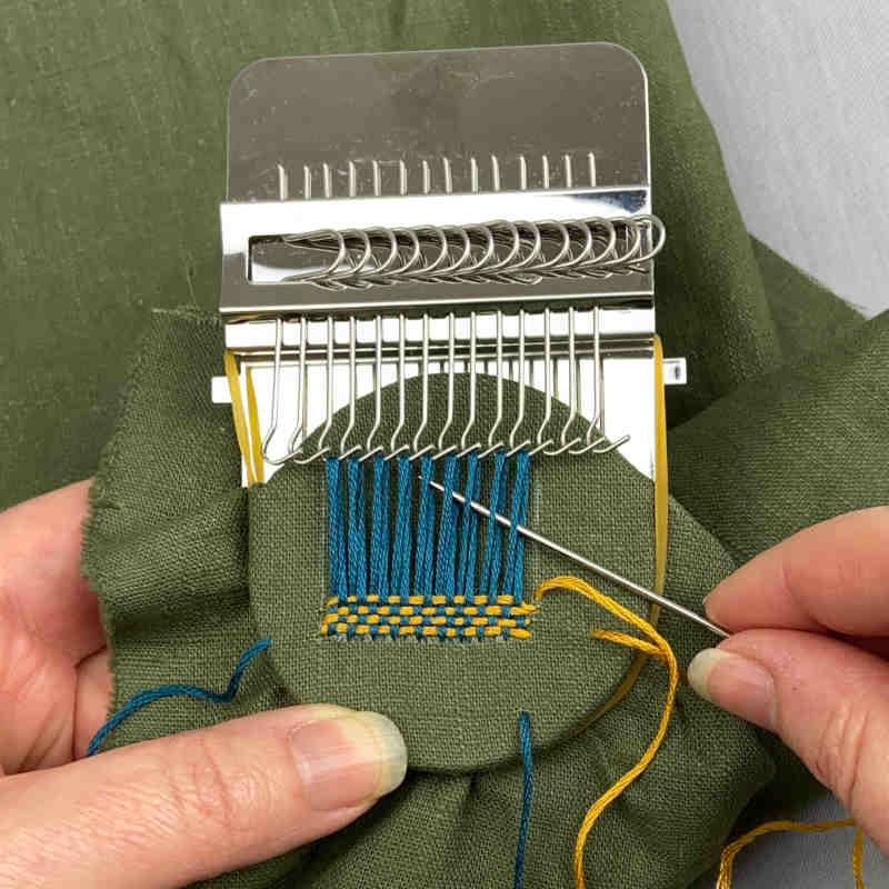 DMC mini væv | Smart redskab til små reparationer på tøj - Tekstilmagi
